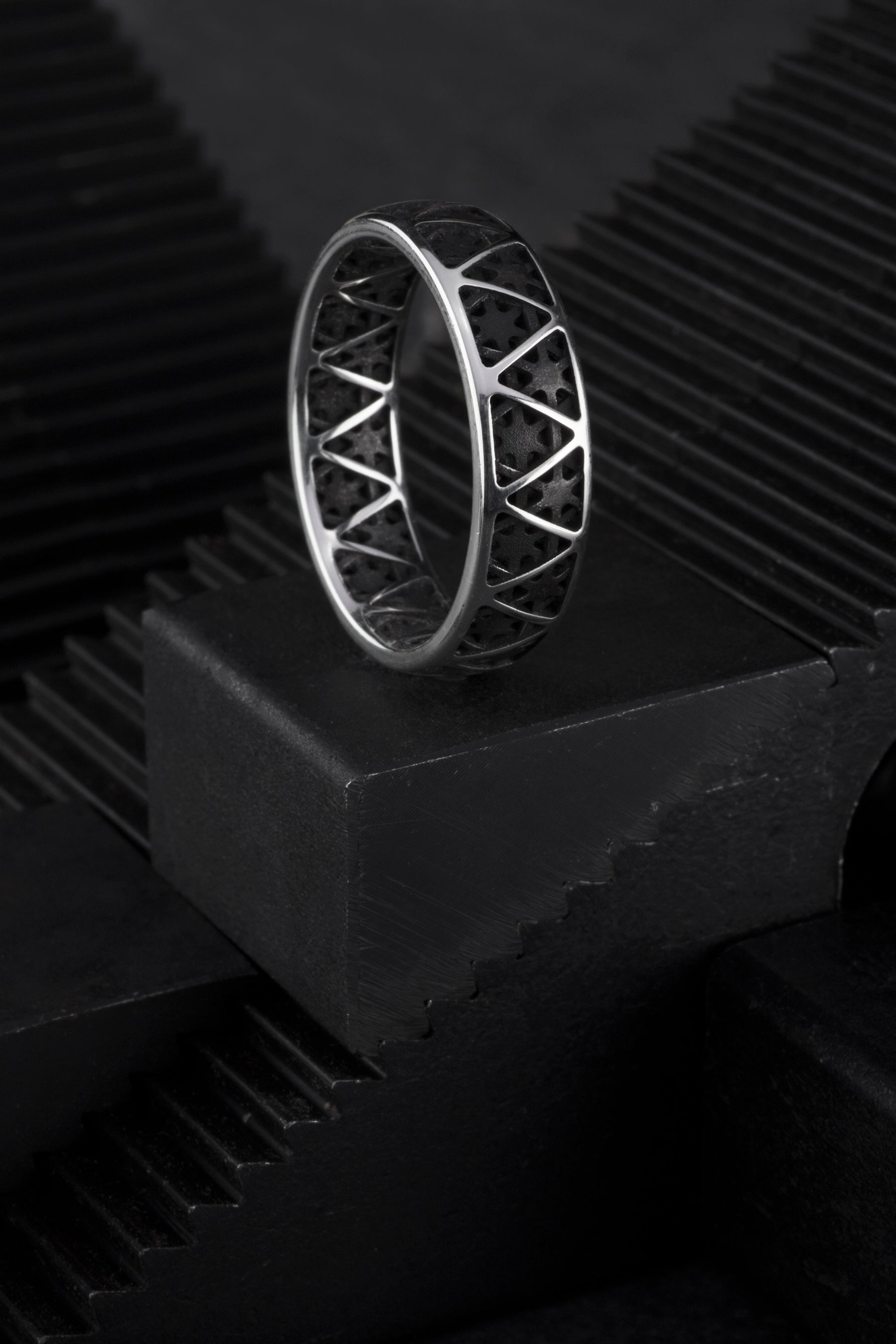 Cage Ring — Truss Men's Ring Silver Wedding Band - Carbon6